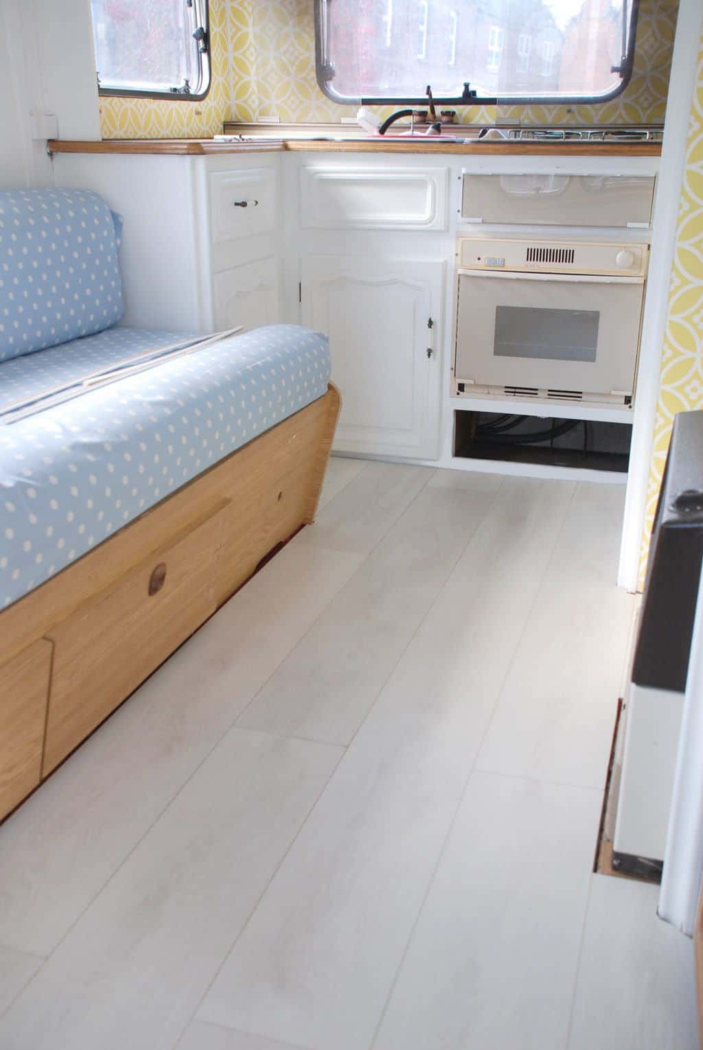 Laying Laminate Flooring in a Caravan by The Listed Home