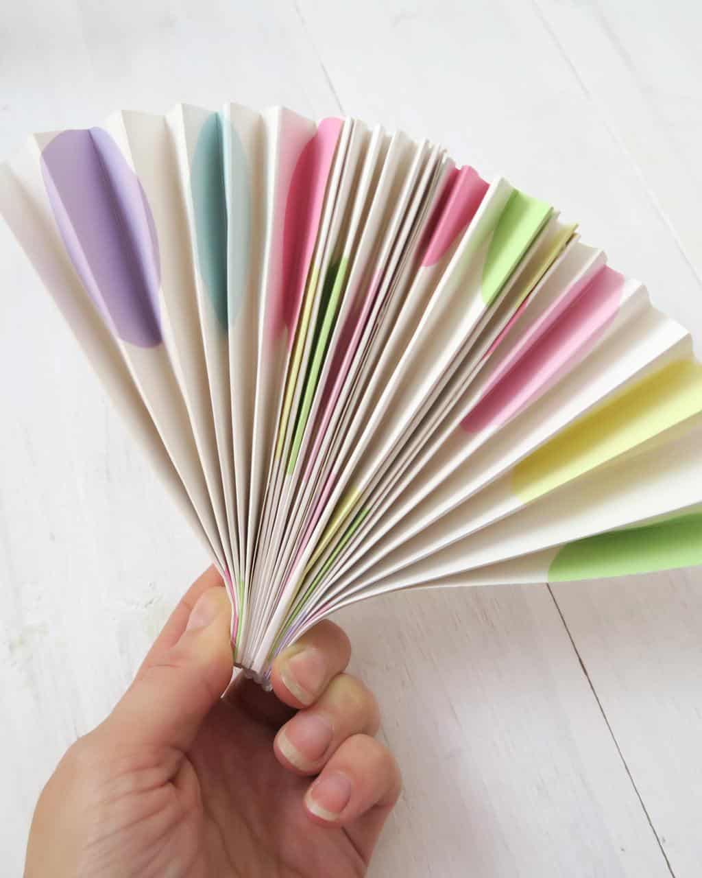 How to make a circle fan out of paper by The Listed Home