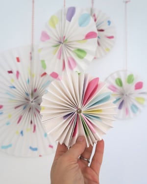How to make a circle fan out of paper by The Listed Home